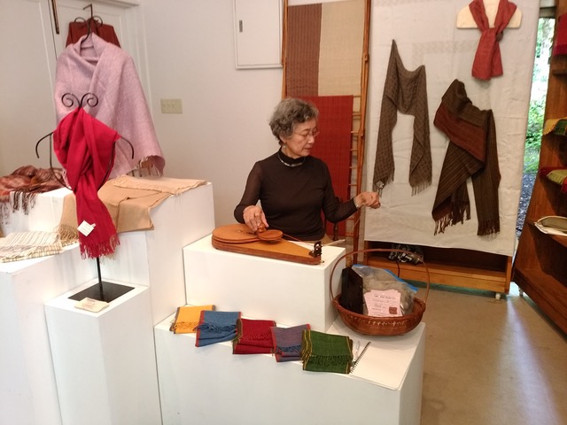 織物作家「たかのきみこ」さんをご紹介します – 軽井沢図書館友の会通信